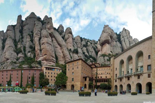 Montserrat: nature, art and spirituality - Julià Travel